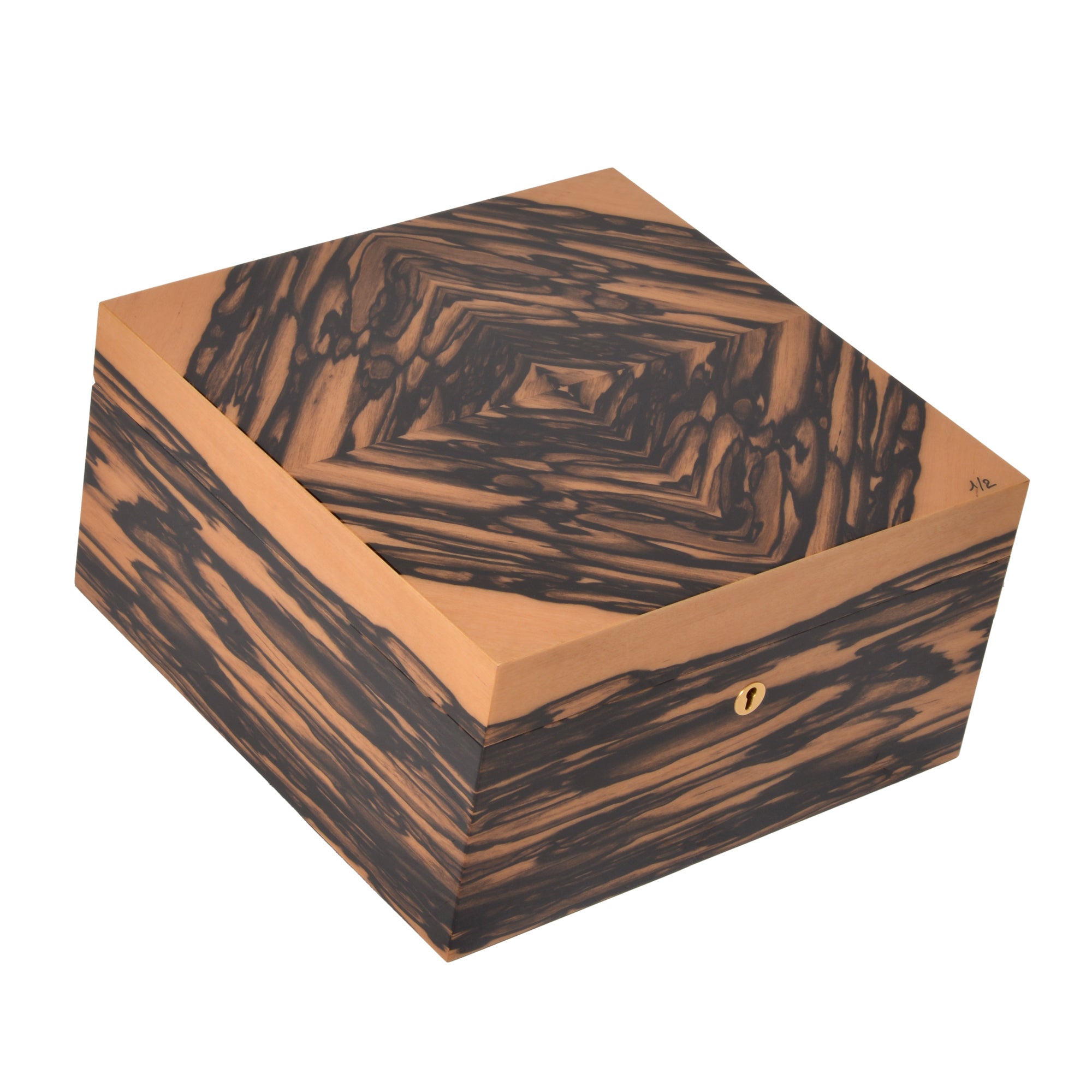 "Royal Ebony" - 75 Cigars